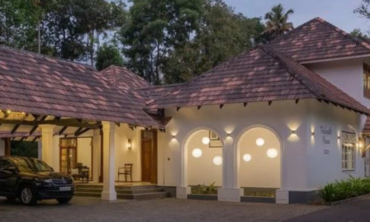 ഇത് വീട് അല്ല കൊട്ടാരം ആണ് | Traditional And Modern Stunning House