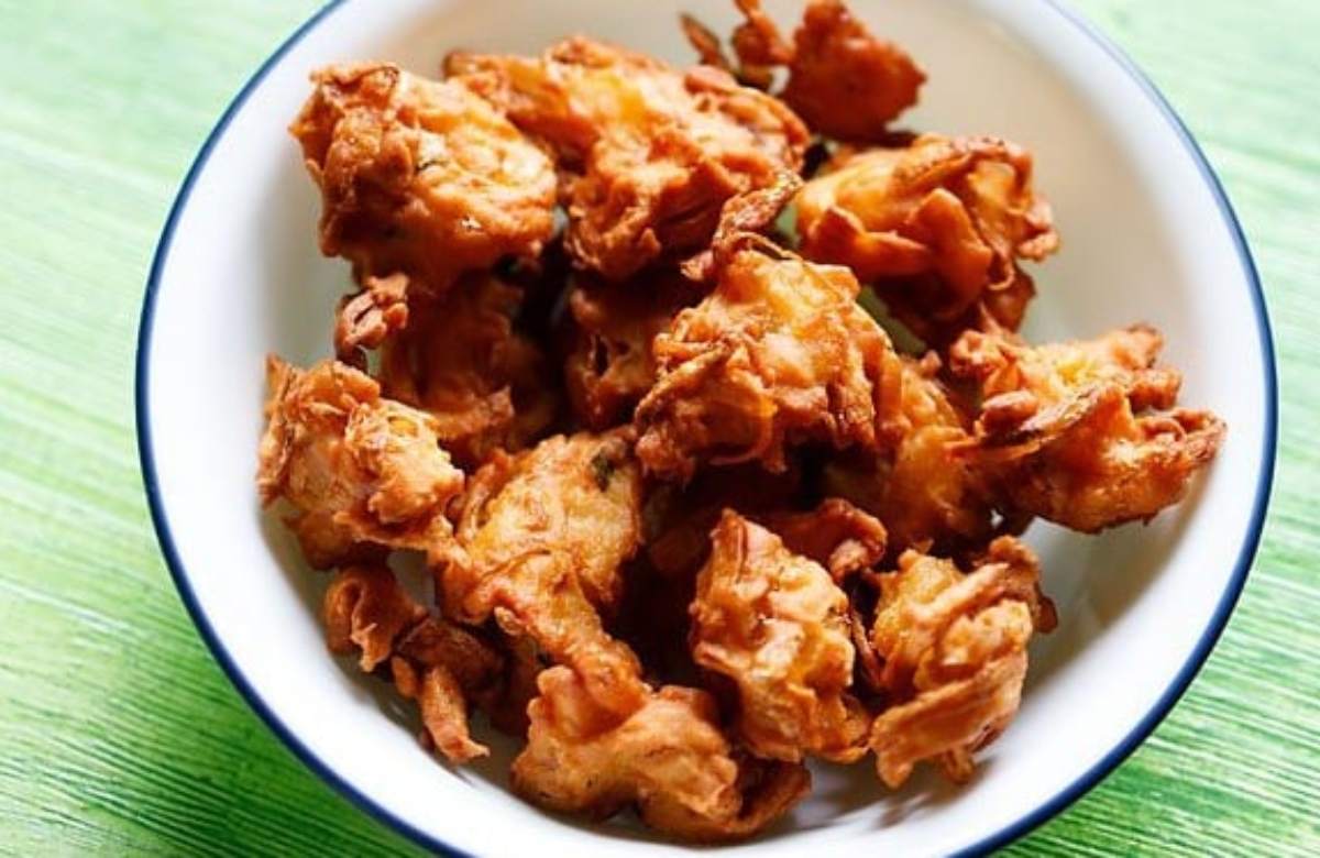 Kerala Style Pakkavada Recipe | പ്ലേറ്റ് കാലിയാകും കിടിലൻ പക്കവട ...